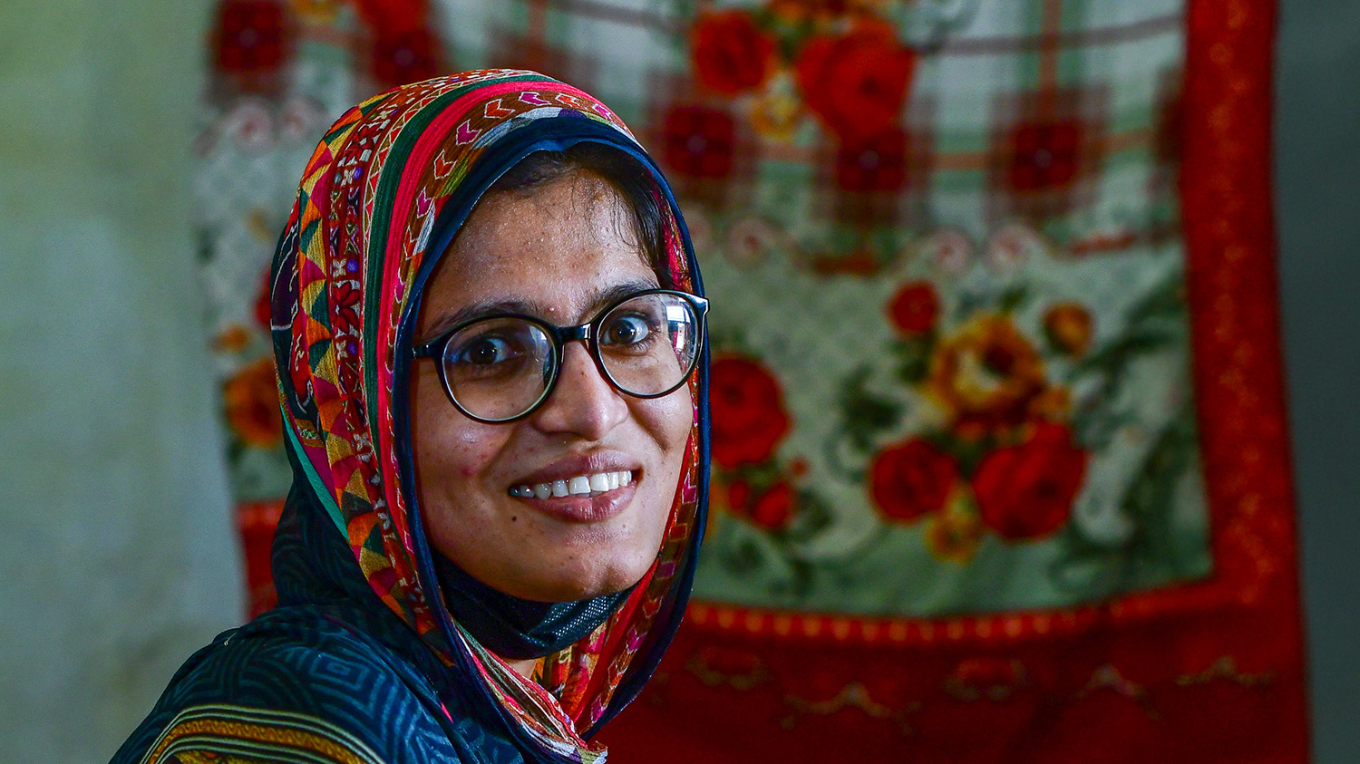 Aasiya’s story: “Now I can see and read clearly!” | Stories | Sightsavers