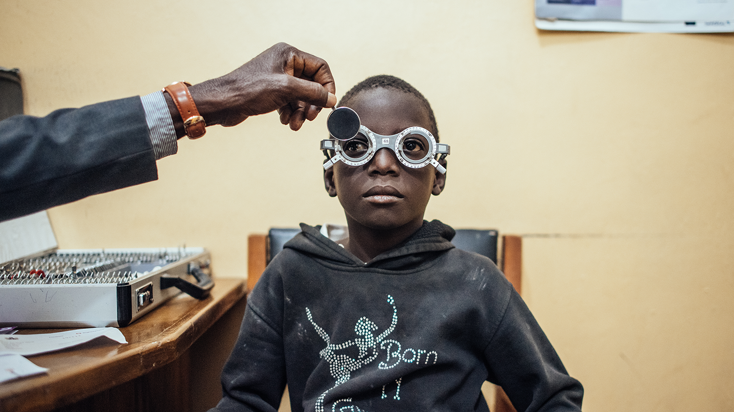 Common eye test charts | Refractive errors | Sightsavers